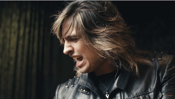 STORM WARNING – Melodic Rocker streamen `Satellite Falling` Video ...