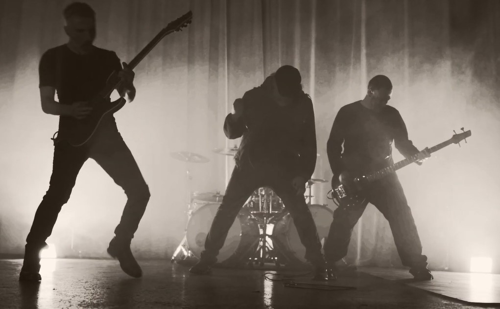 DEIMOS' DAWN - Marc Grewe goes Thrash: `Walking Out On You ...