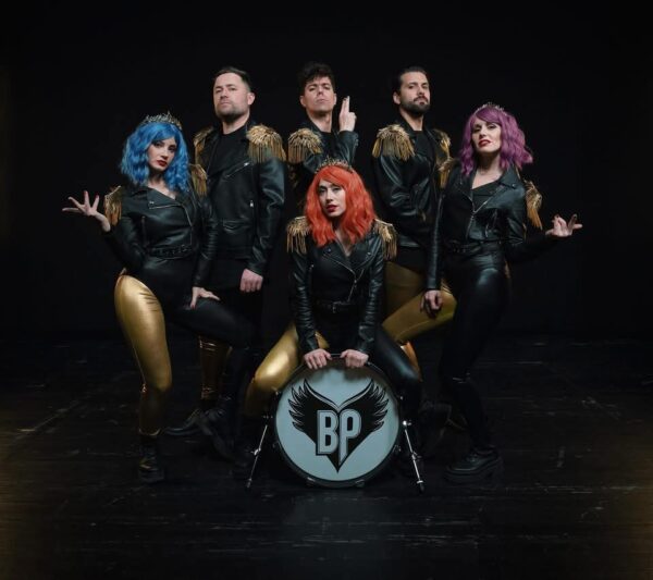 BROKEN PEACH - `Enter Sandman´ (Halloween Special) Cover der Rockladies ...